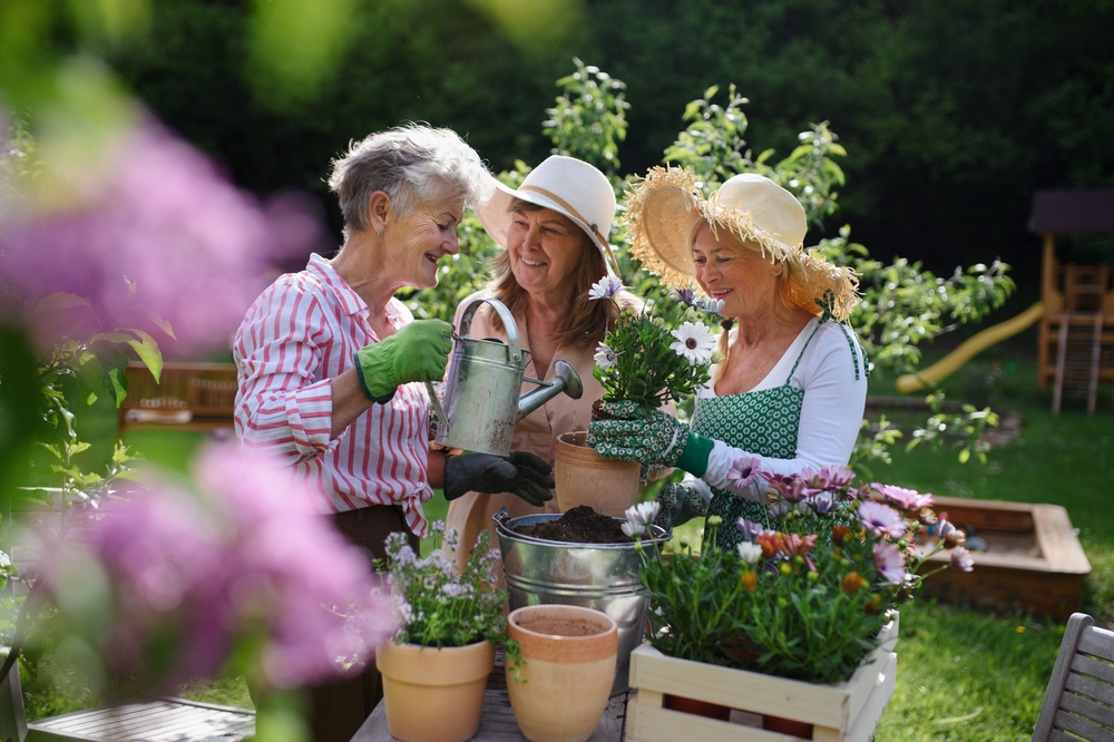 6 Benefits of Community Gardening: Growing Food, Friendships, and Health
